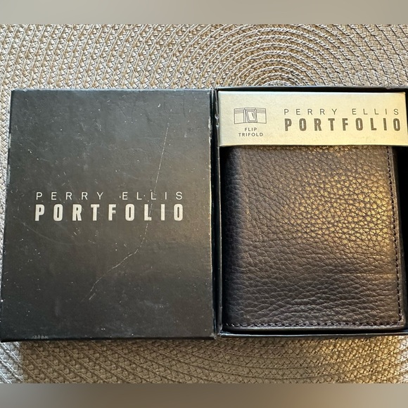 Perry Ellis | Accessories | Mens Perry Ellis Portfolio Trifold Leather ...